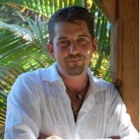 Steve Soderquist, Author | Website | Books | Interview | Quotes - AllAuthor